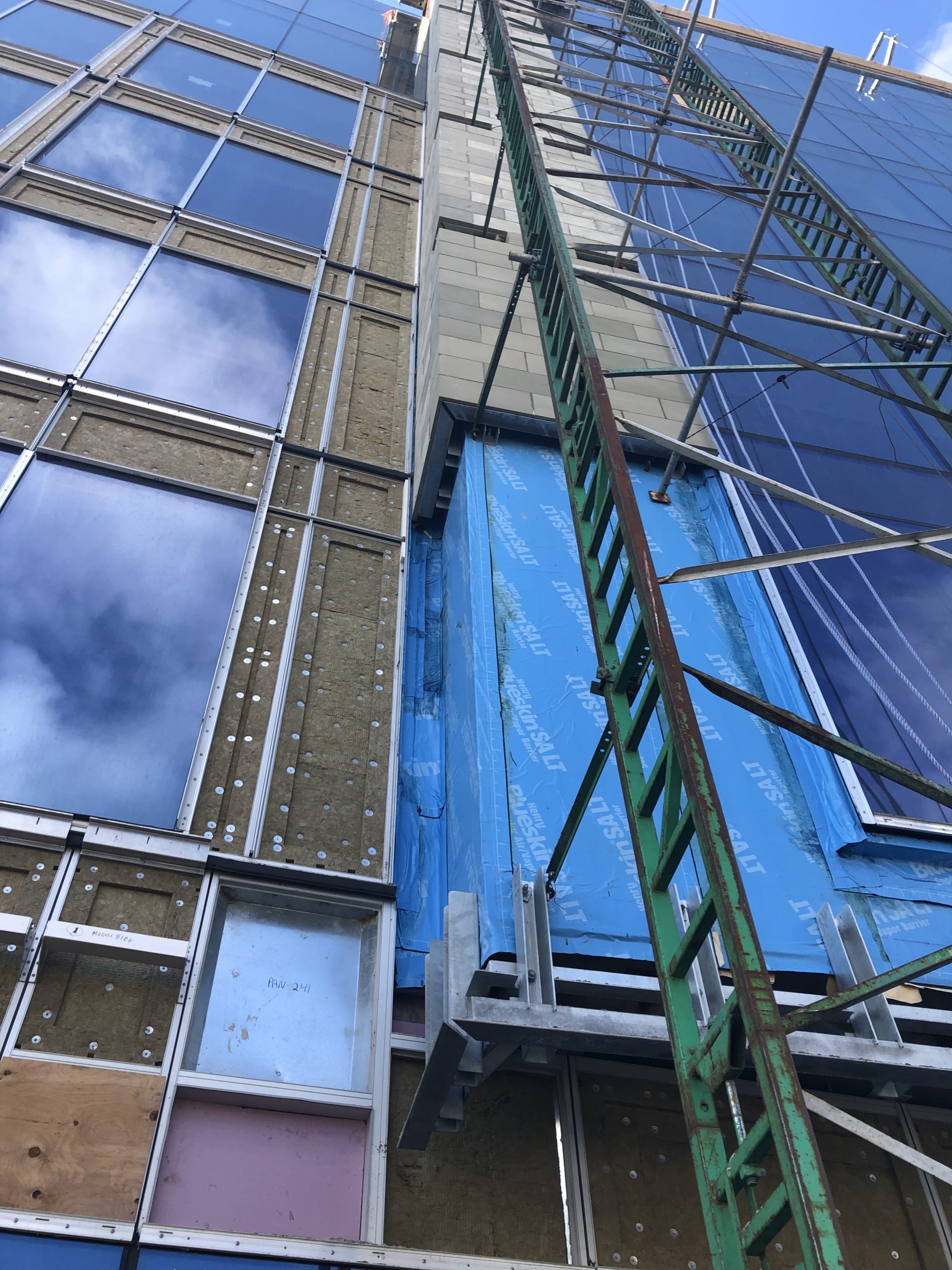 Queen's Marque - FERO Fast Bracket System - Arrow Construction Products