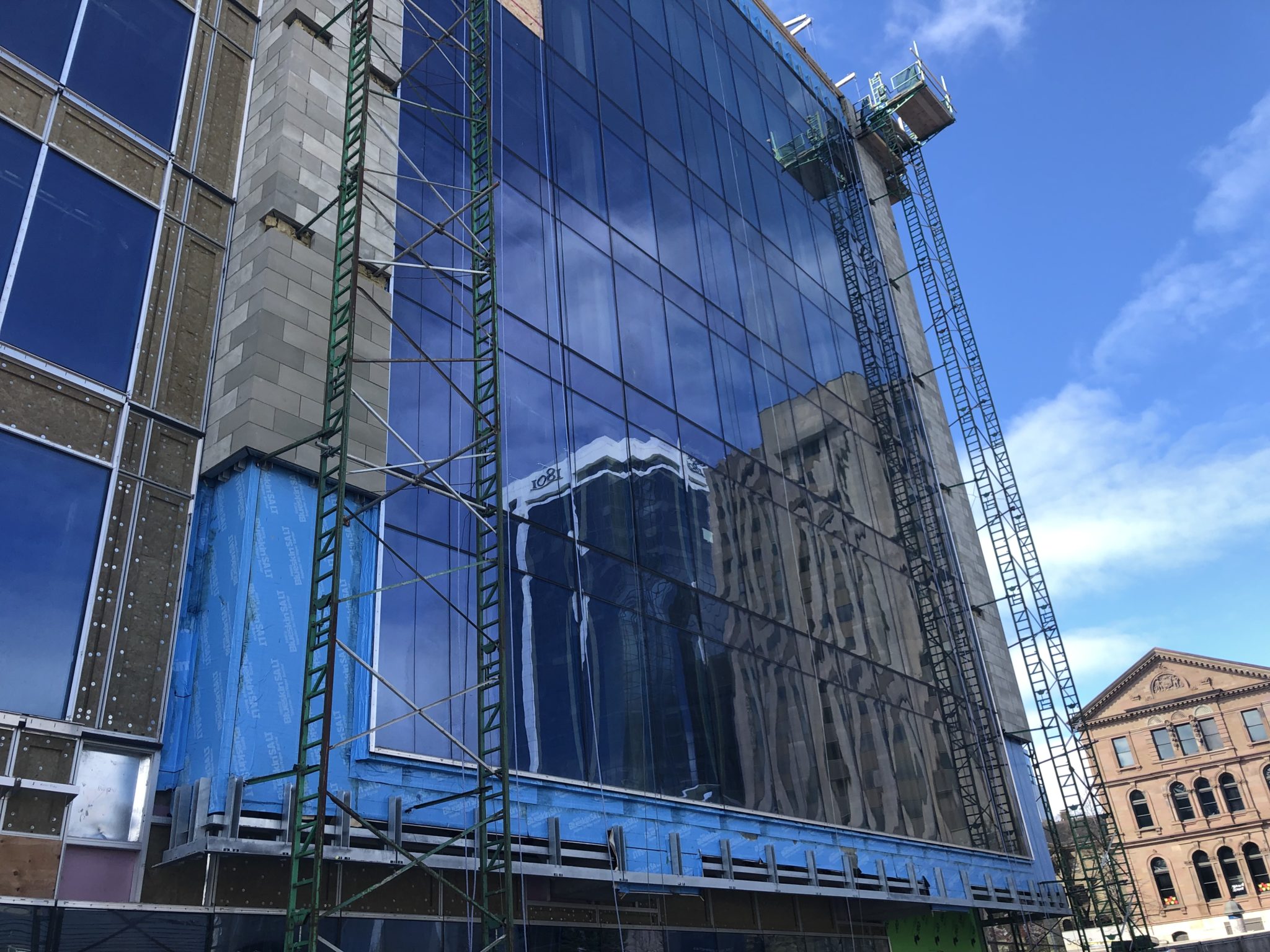 Queen's Marque - FERO Fast Bracket System - Arrow Construction Products